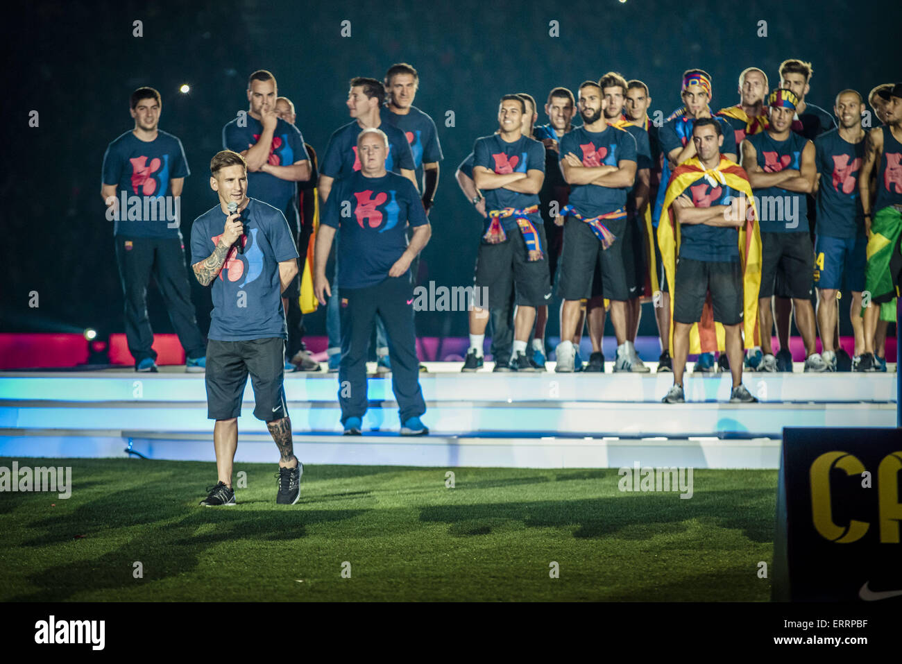 Lionel messi 2015 celebration hi-res stock photography and images - Alamy
