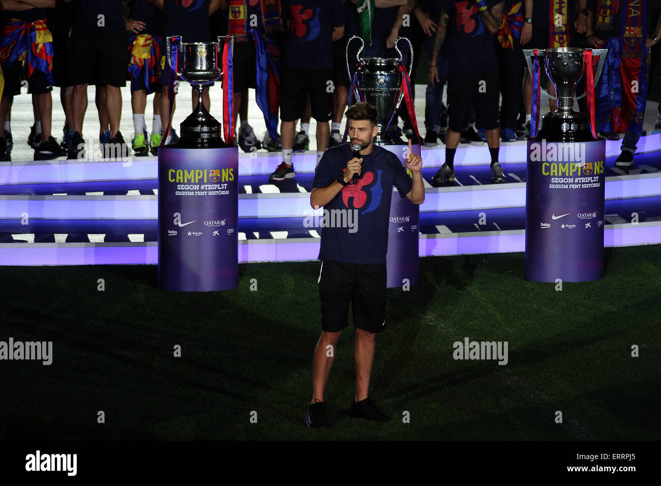 Camp nou crowd hi-res stock photography and images - Alamy