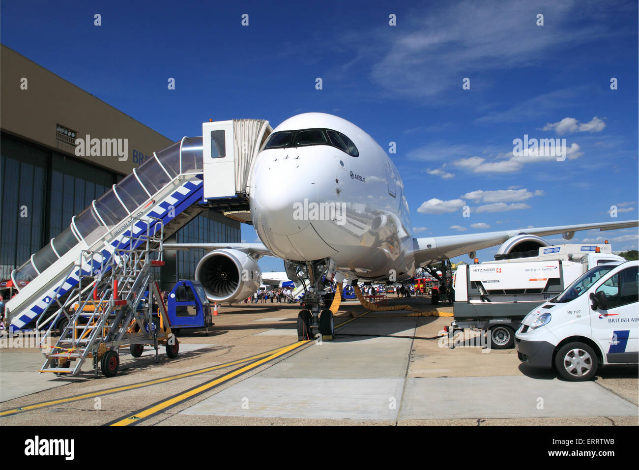 British airways ba aircraft hangar hi-res stock photography and images ...
