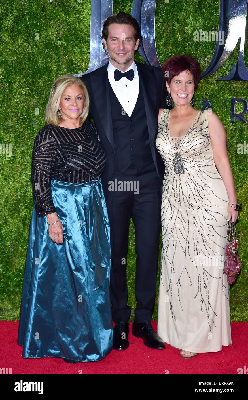 Holly cooper and gloria campano hi-res stock photography and images - Alamy