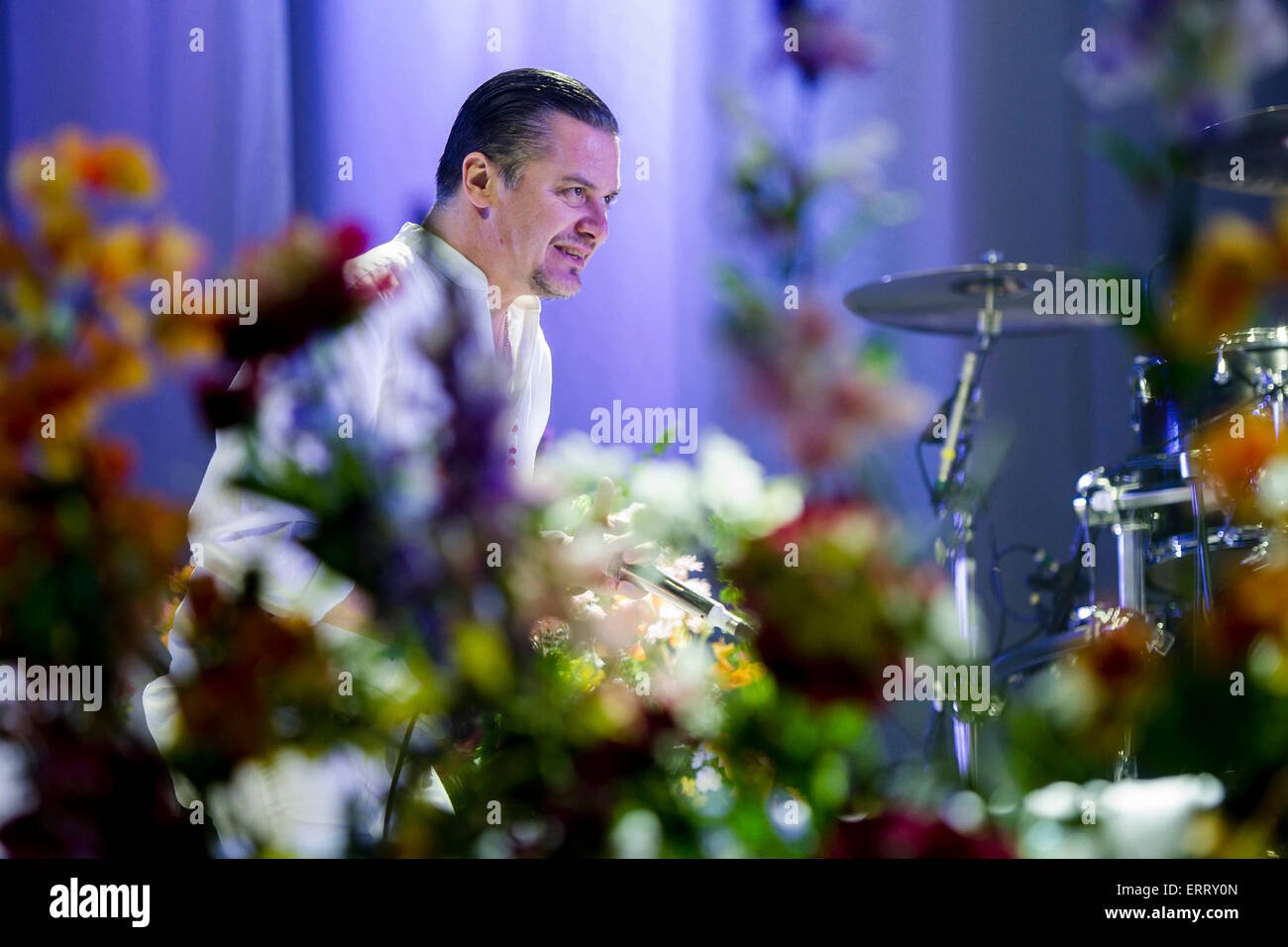 Mike patton singer hi-res stock photography and images - Alamy