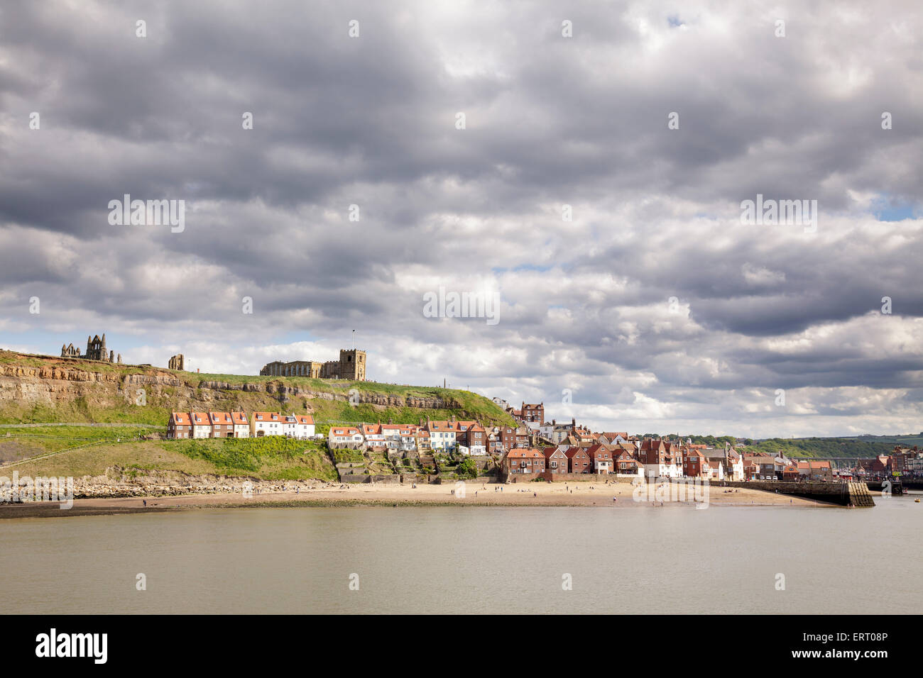 Whitby harbour hi-res stock photography and images - Alamy