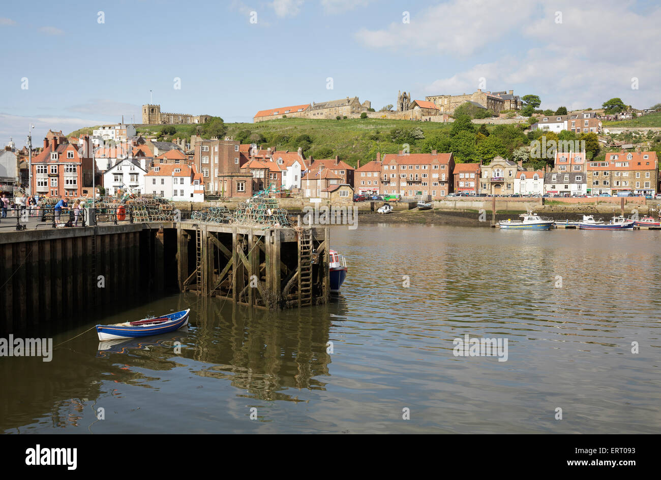 Whitby harbour hi-res stock photography and images - Alamy