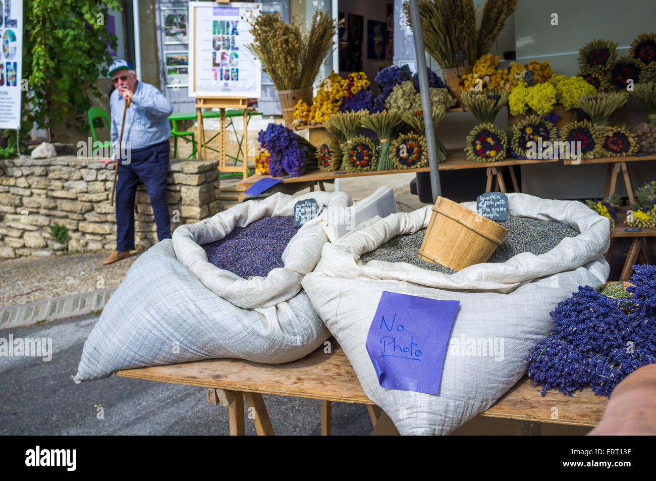 Market, village of Gordes, Luberon, France, Europe Stock Photo - Alamy