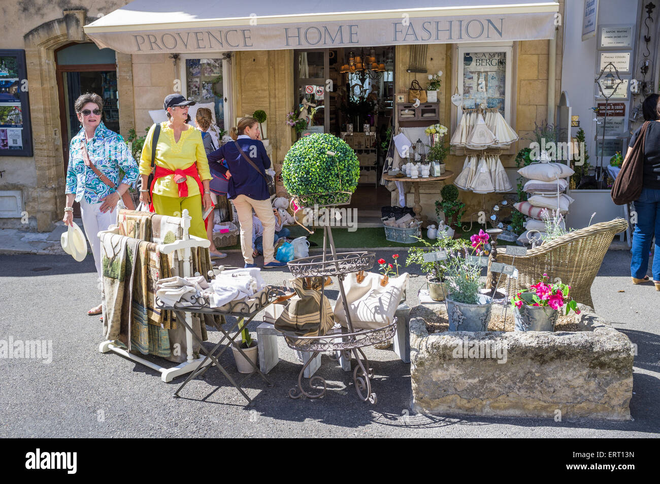 Market, village of Gordes, Luberon, France, Europe Stock Photo - Alamy