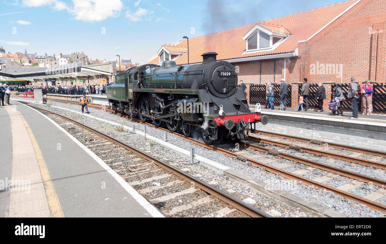 The Green Knight Locomotive at Whitby Station -1 Stock Photo - Alamy