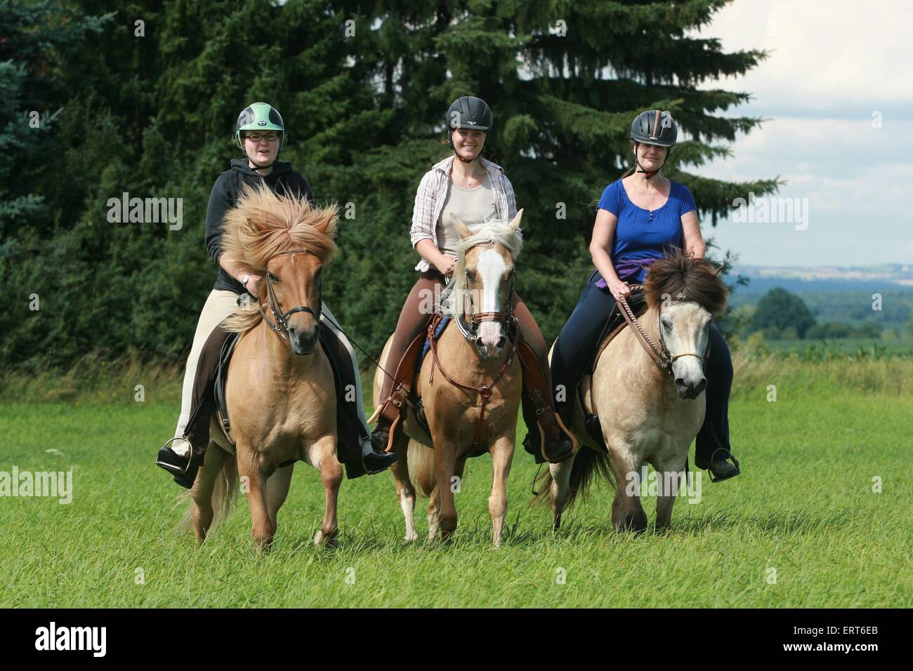Riders and ponys hi-res stock photography and images - Alamy