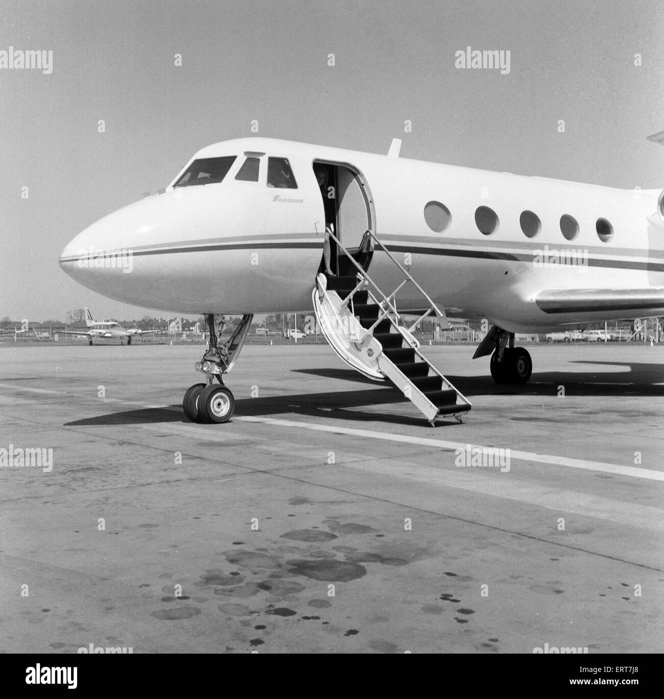 Gulf stream aircraft hi-res stock photography and images - Alamy