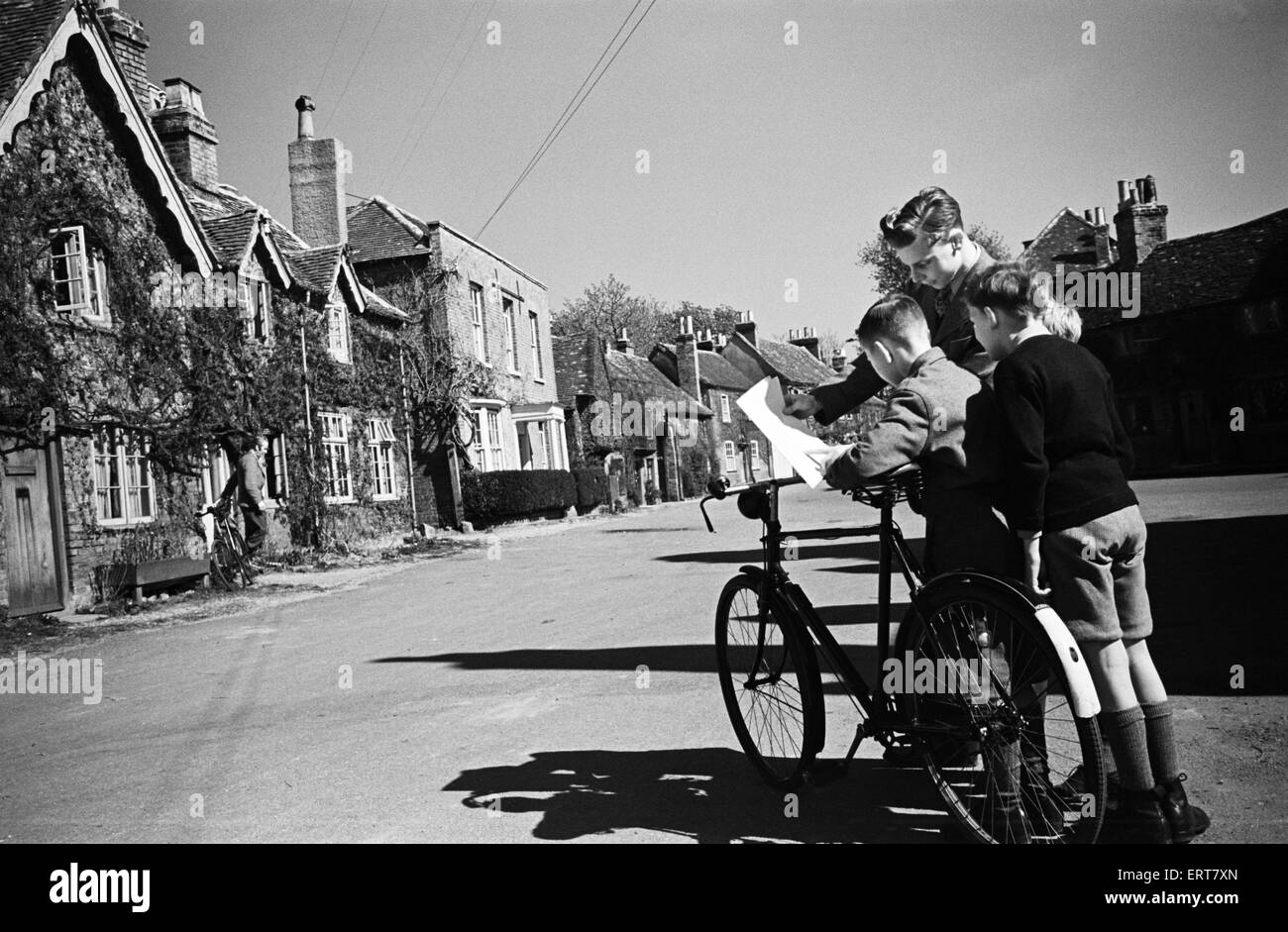 Three directions hi-res stock photography and images - Alamy