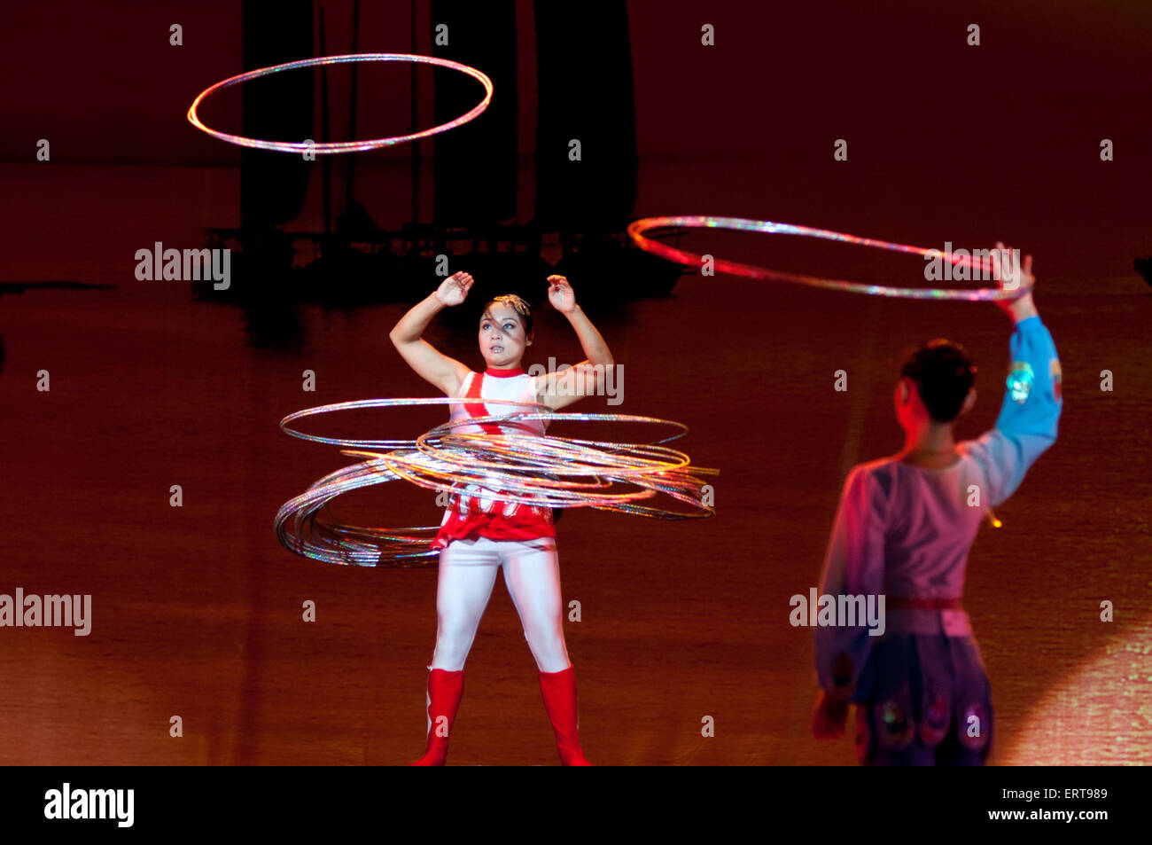 Acrobats pyramid hi-res stock photography and images - Alamy