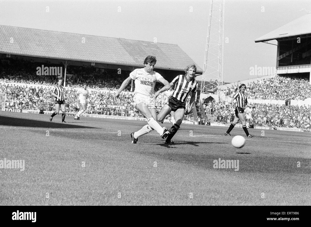 Mark falco spurs hi-res stock photography and images - Alamy