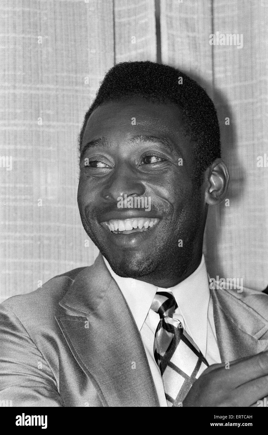 Brazilian footballer Edson Arantes do Nascimento, more famously knows ...