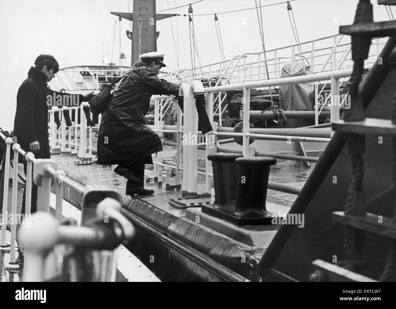 Tanker pilot Black and White Stock Photos & Images - Alamy