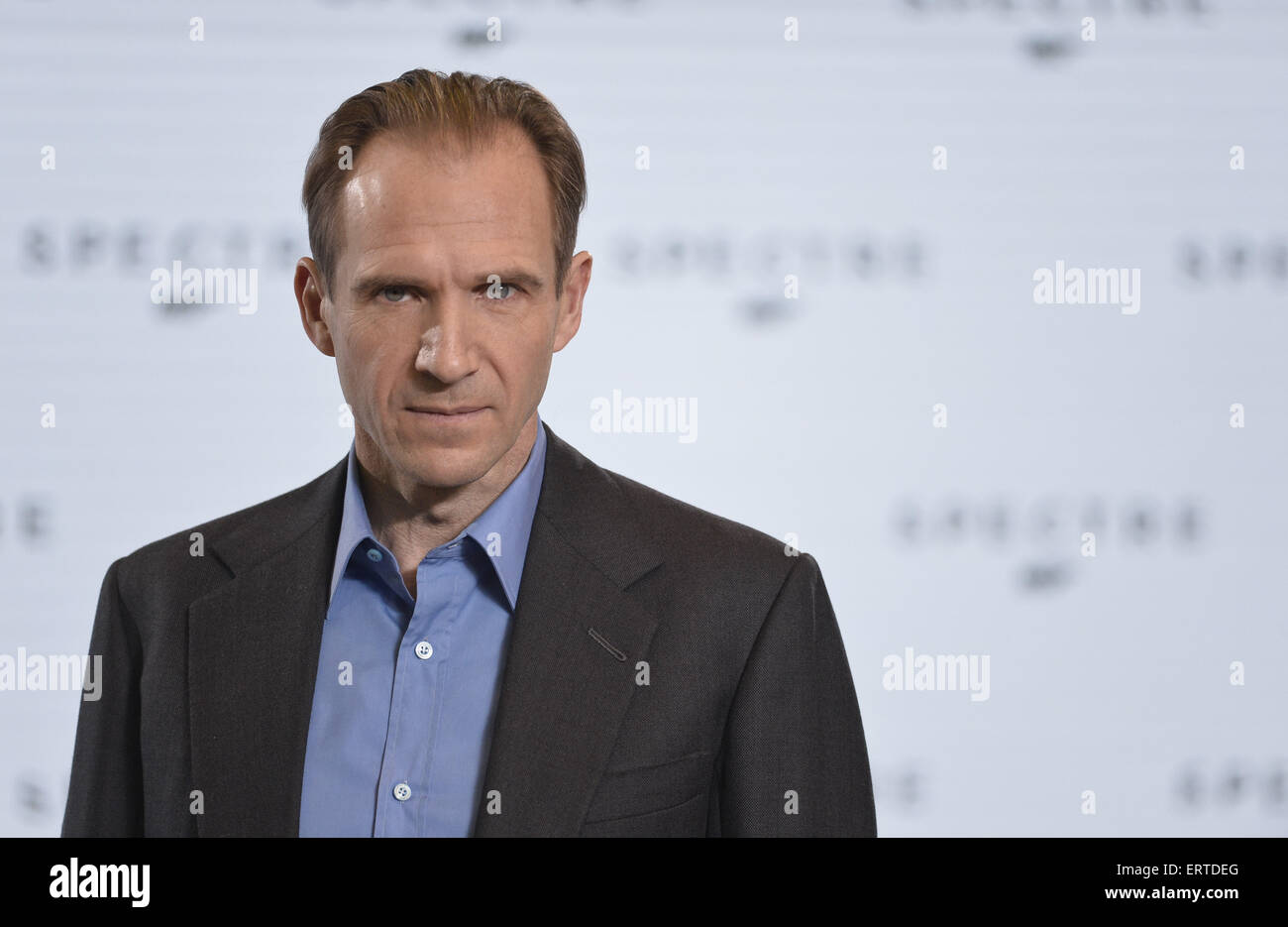 Ralph fiennes james bond hi-res stock photography and images - Alamy