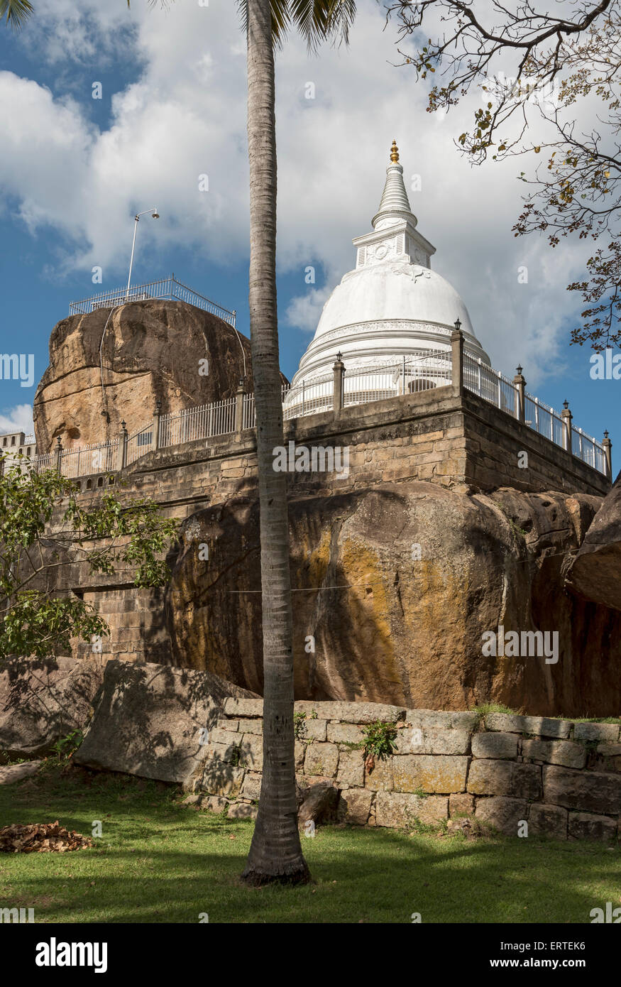 Anuradhapura sri lanka isurumuniya vihara hi-res stock photography and images - Alamy