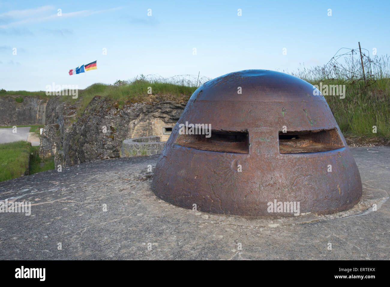 Machine gun turret at entrance to French fortress of Douaumont, Verdun ...