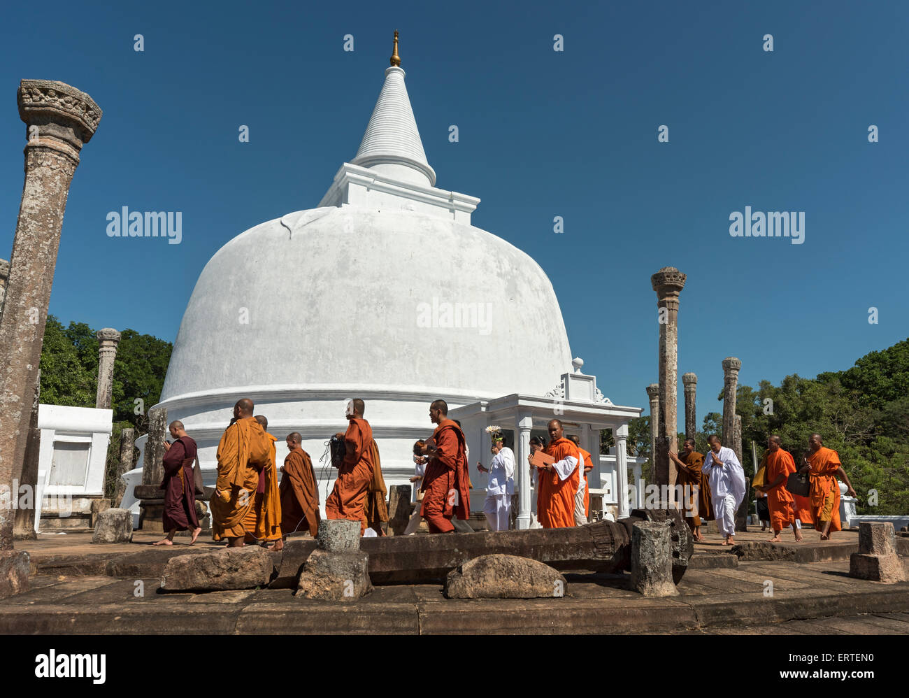 Buddhist Monks Walk around Lankaramaya Dagoba (Lankarama Stupa ...