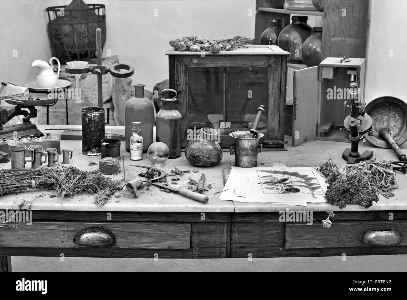 Medieval pharmacy hi-res stock photography and images - Alamy