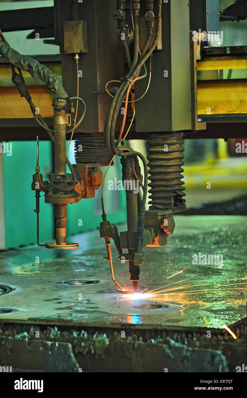 Cnc laser plasma cutting hi-res stock photography and images - Alamy