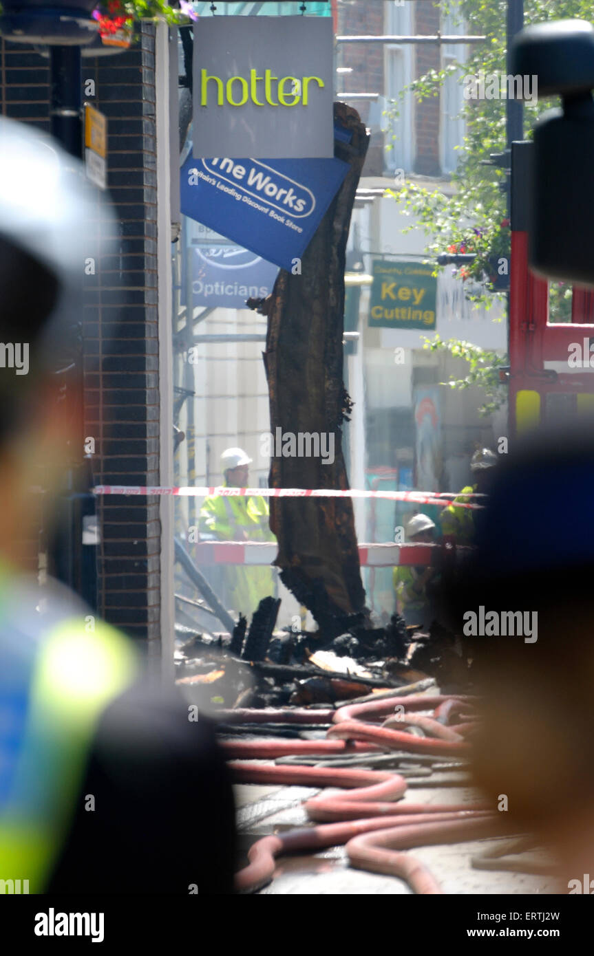 Maidstone, Kent, UK. 8th June, 2015. Fire at 'The Works' bookshop in ...
