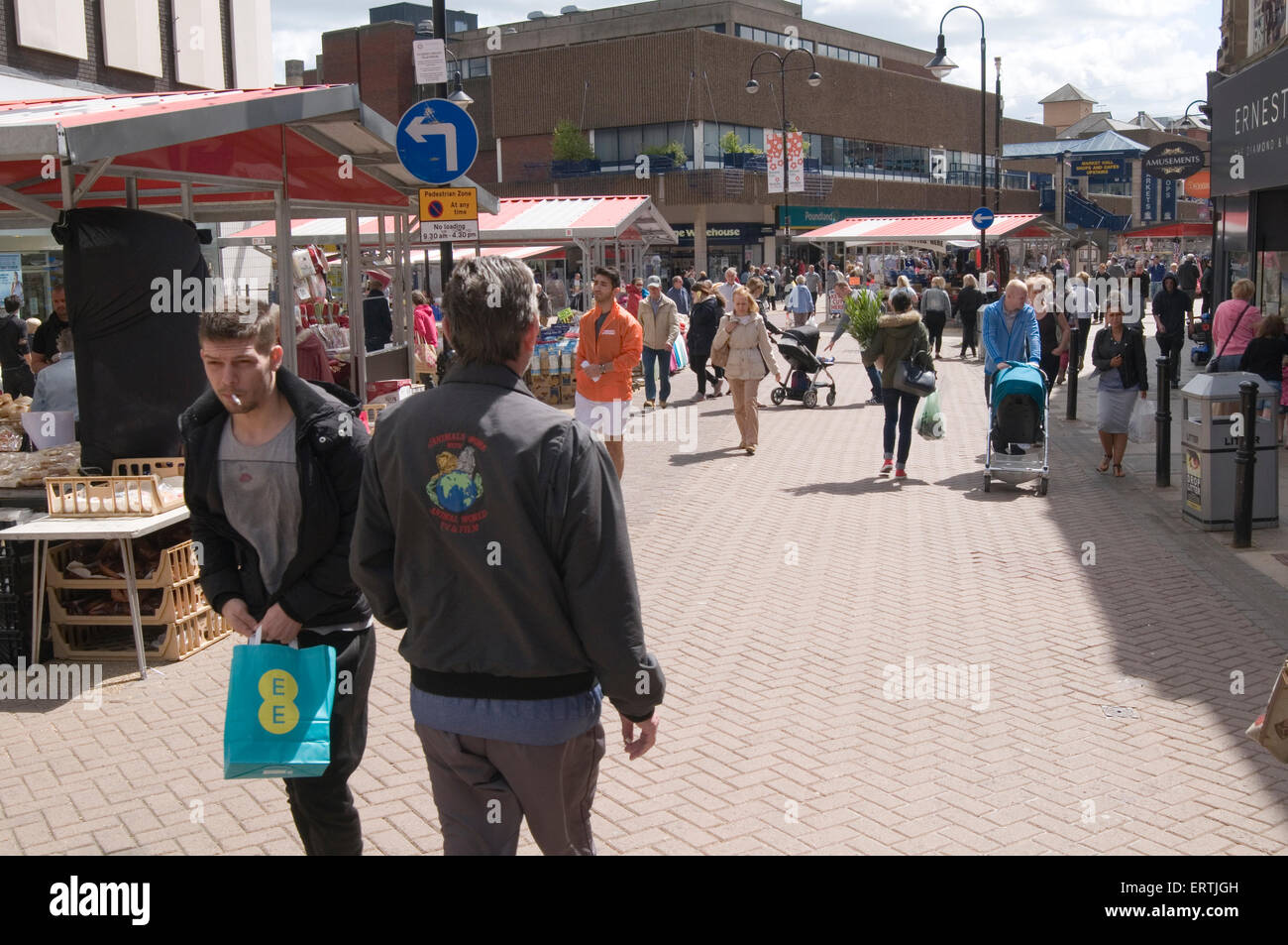 Uk street hi-res stock photography and images - Alamy