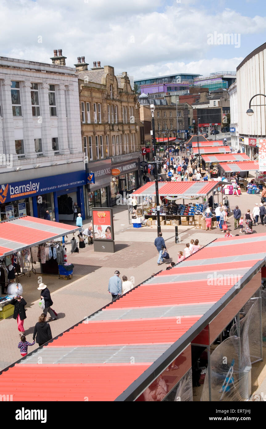 Shoppers barnsley hi-res stock photography and images - Alamy