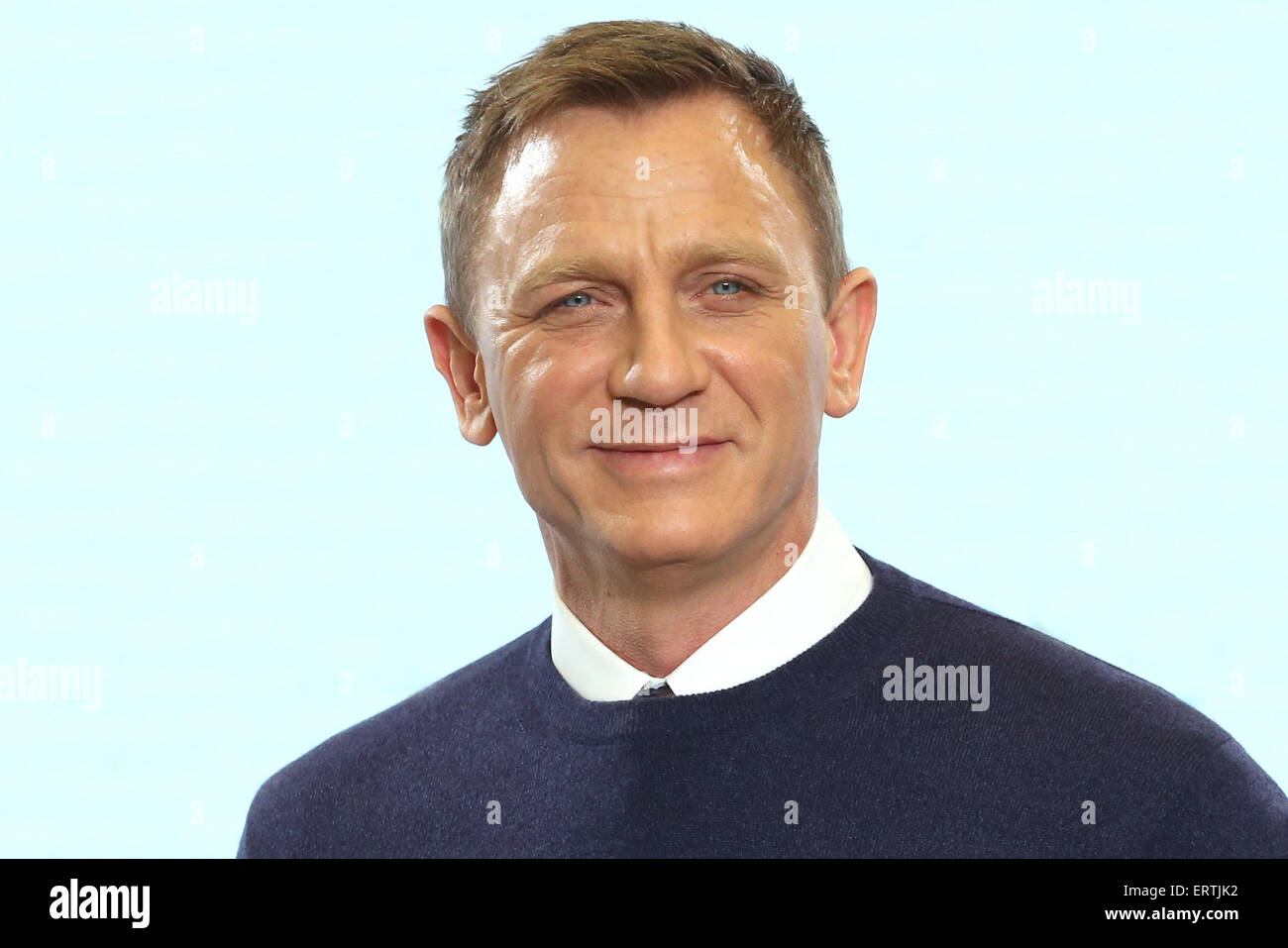 James Bond Daniel Craig Eye High Resolution Stock Photography and ...
