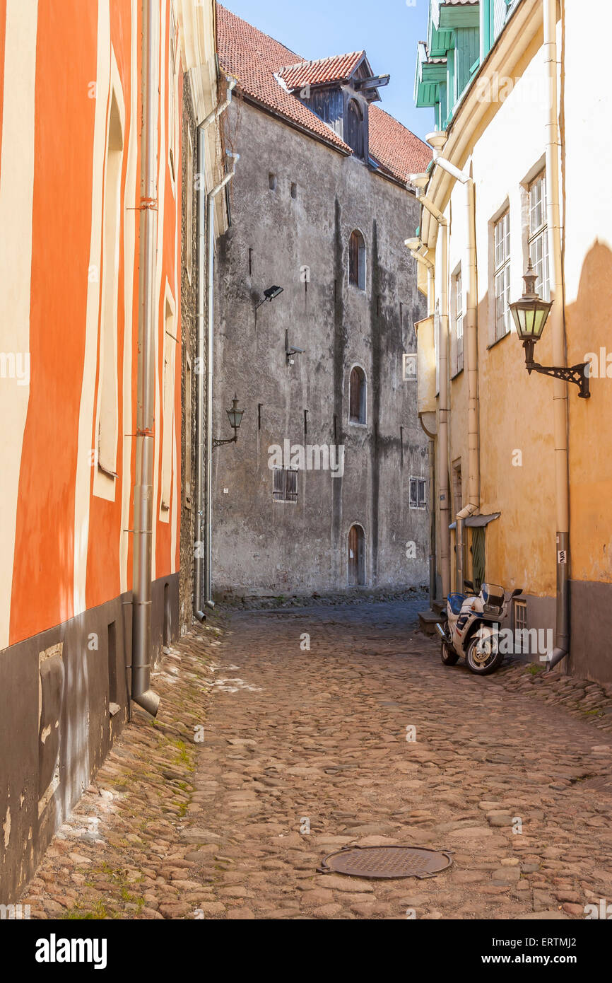 Road with medieval house hi-res stock photography and images - Alamy