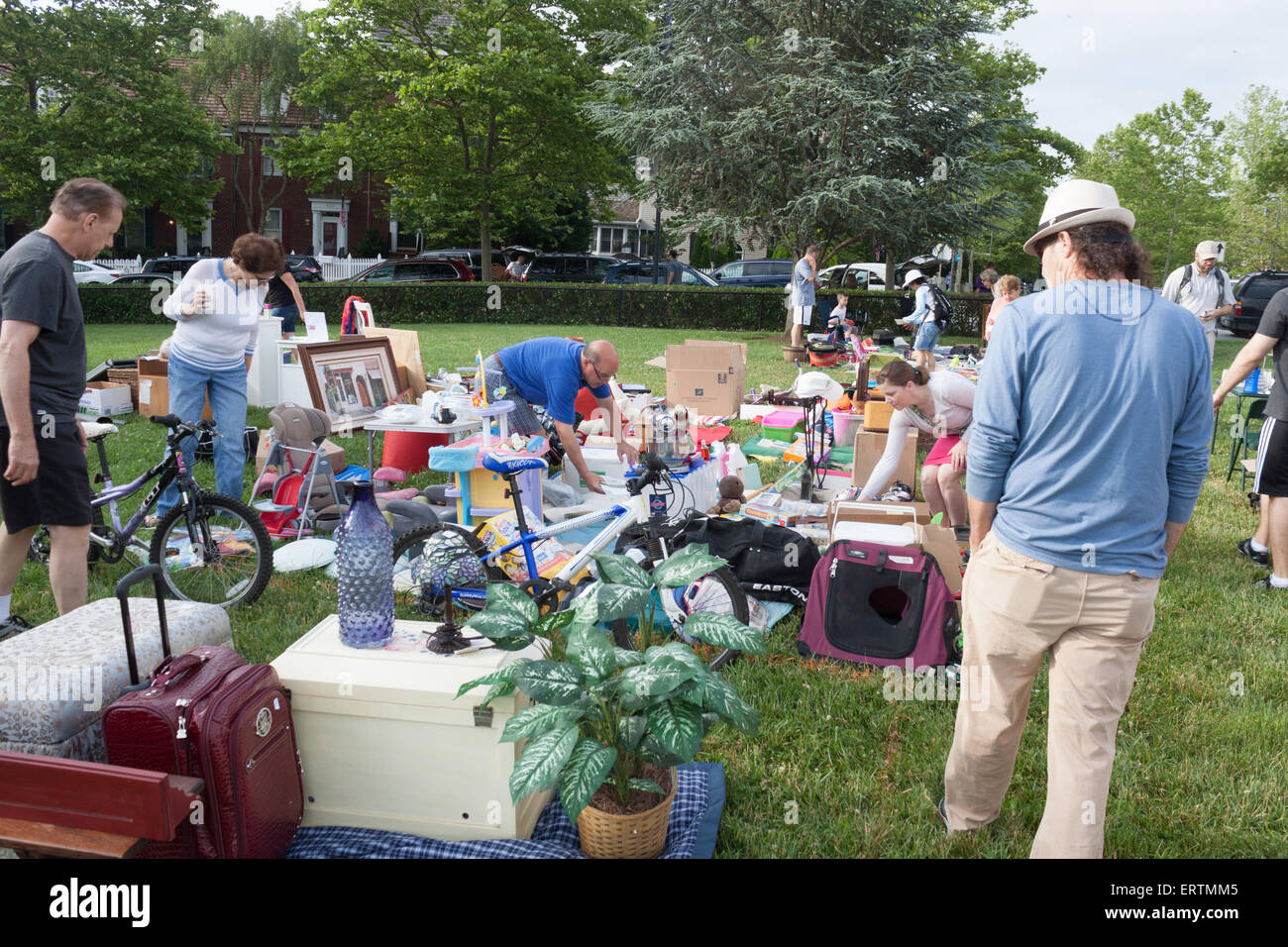 Community Yard sale Stock Photo - Alamy