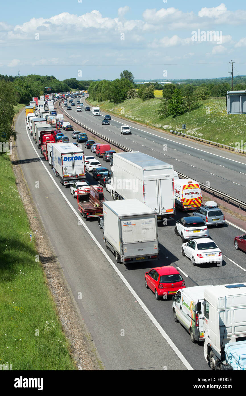 Traffic Jam standstill on the northbound M40 Motorway in Oxfordshire ...