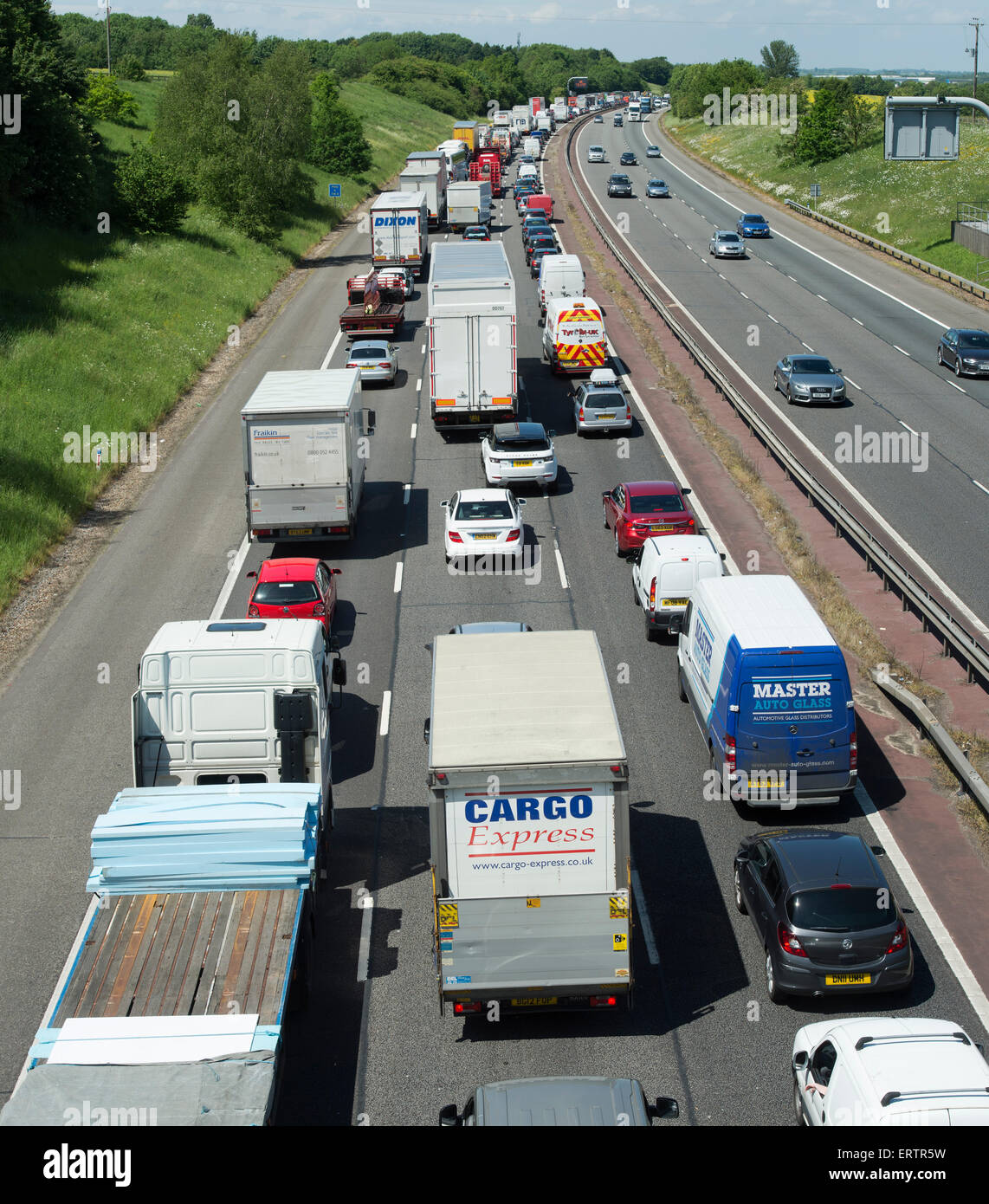 Traffic Jam standstill on the northbound M40 Motorway in Oxfordshire ...