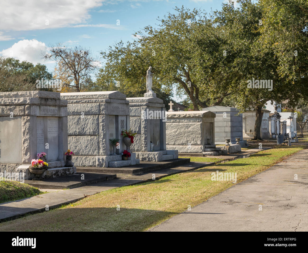 Marble tombs in the Metairie Cemetery, New Orleans, USA Stock Photo - Alamy
