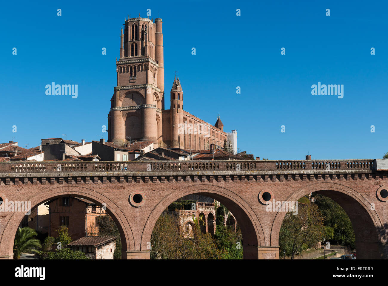 Albi Cathedral and the historic Viaduct at Albi, Tarn, France, Europe ...
