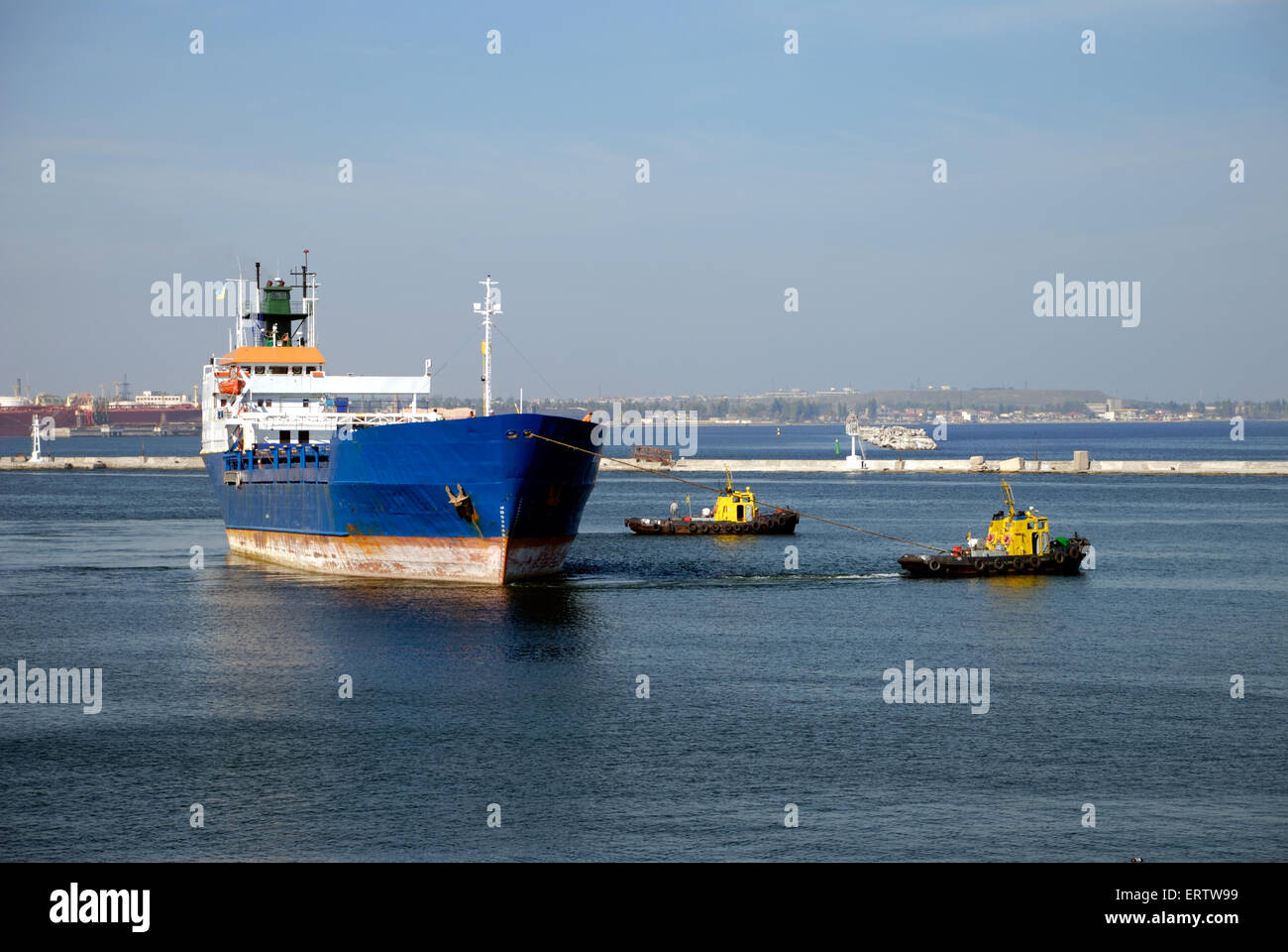Ship towage hi-res stock photography and images - Alamy