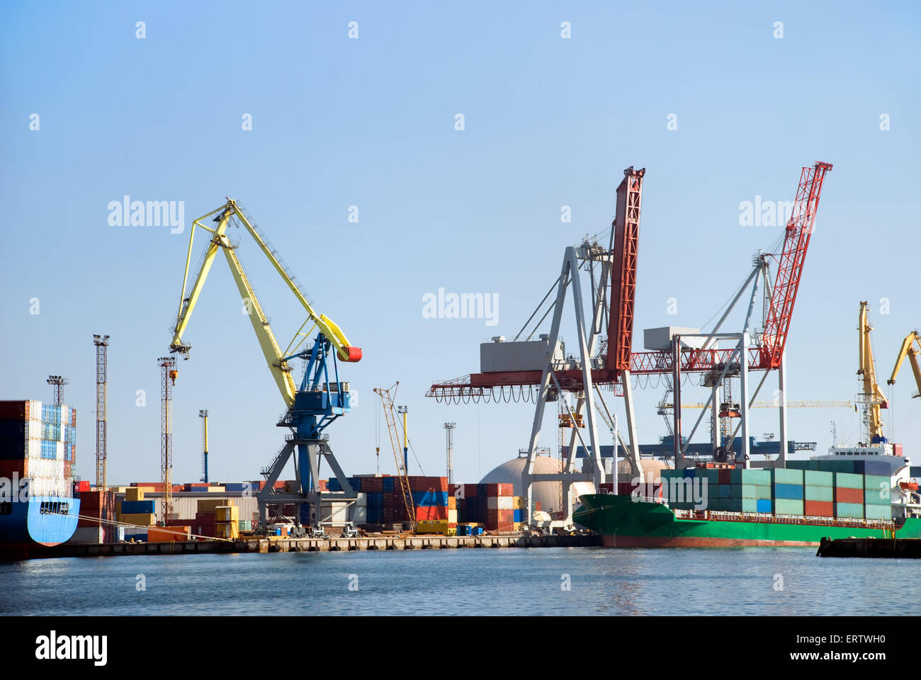 Dry cargo on loading hi-res stock photography and images - Alamy
