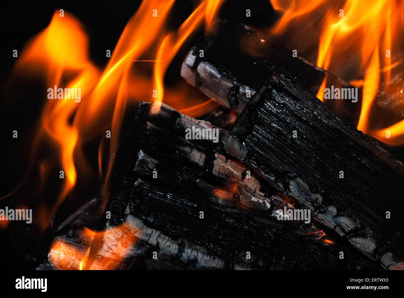 Closeup of the wood burns on fire Stock Photo - Alamy