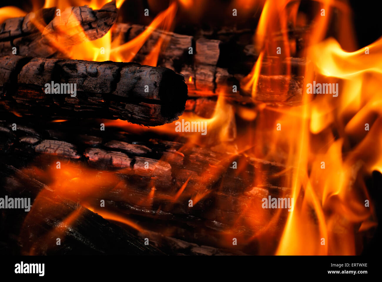 Closeup of the wood burns on fire Stock Photo - Alamy