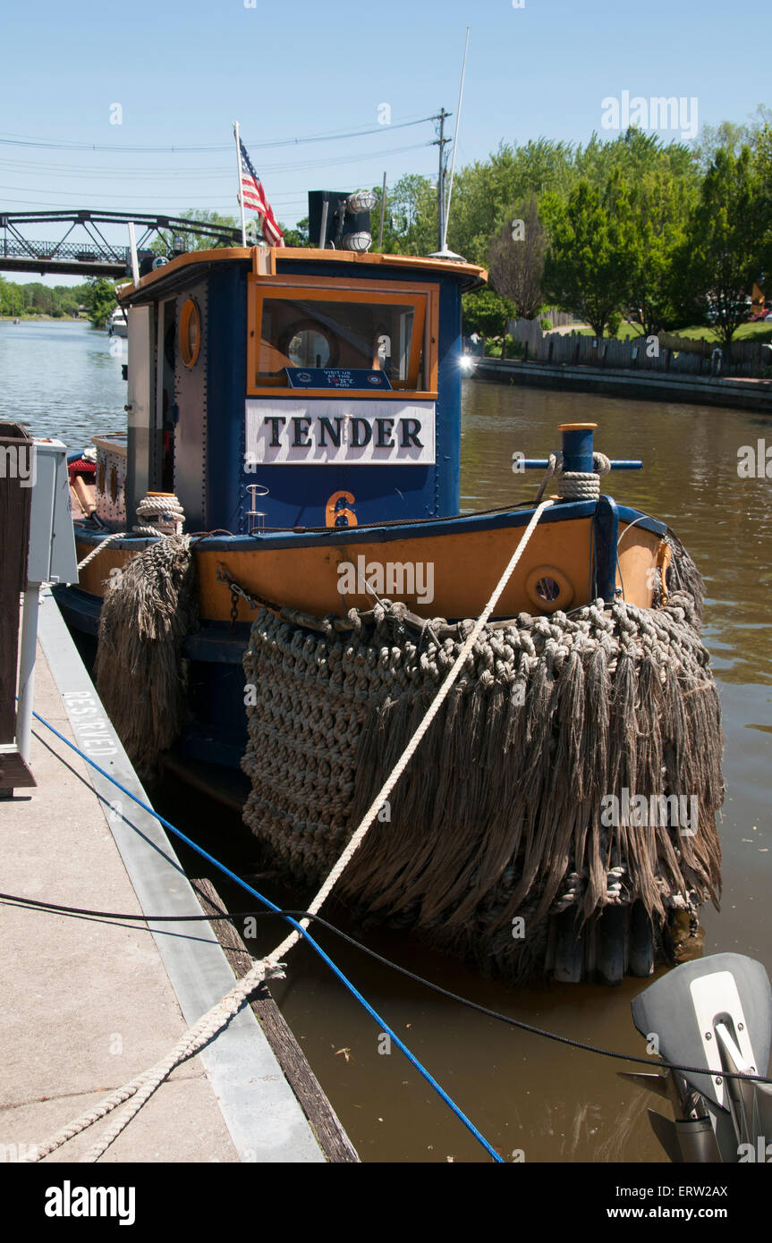Canal tugboat hi-res stock photography and images - Alamy
