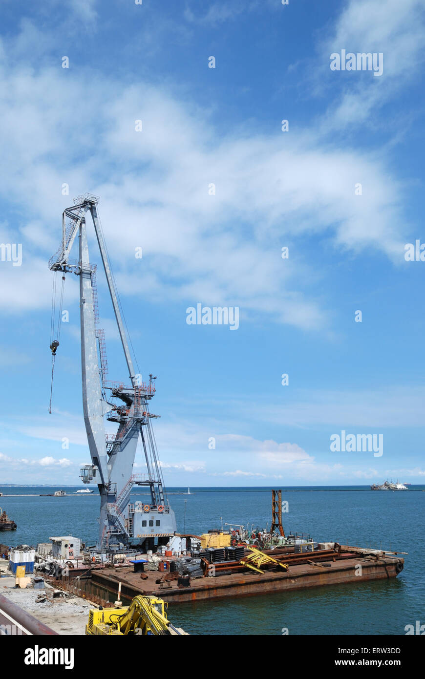 Sea platform crane repair hi-res stock photography and images - Alamy