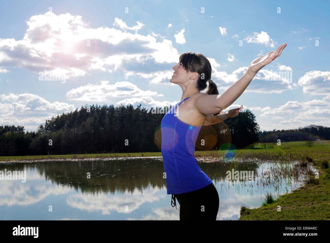 Arms wide open hi-res stock photography and images - Alamy
