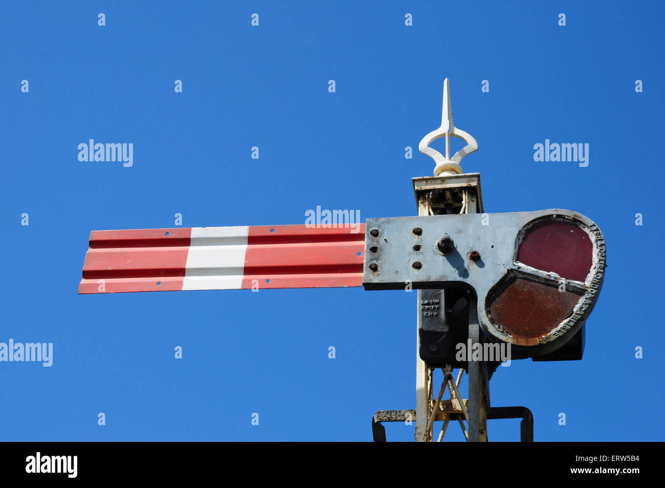 Lower quadrant railway signals hi-res stock photography and images - Alamy