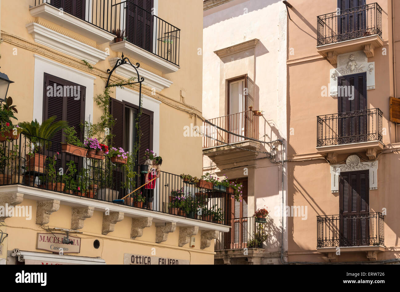 The houses bari vecchia hi-res stock photography and images - Alamy