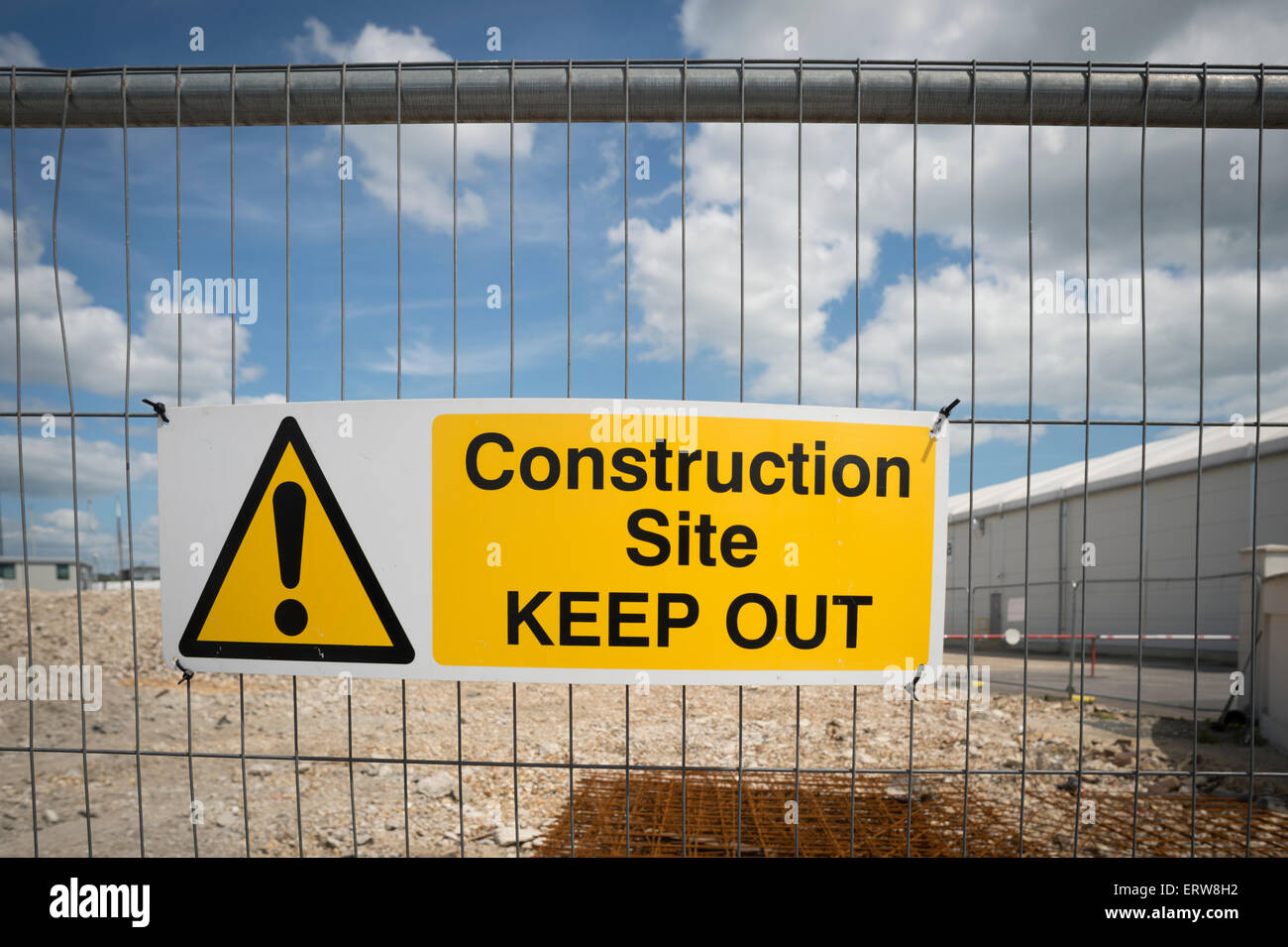 Warning keep out construction site sign hi-res stock photography and ...