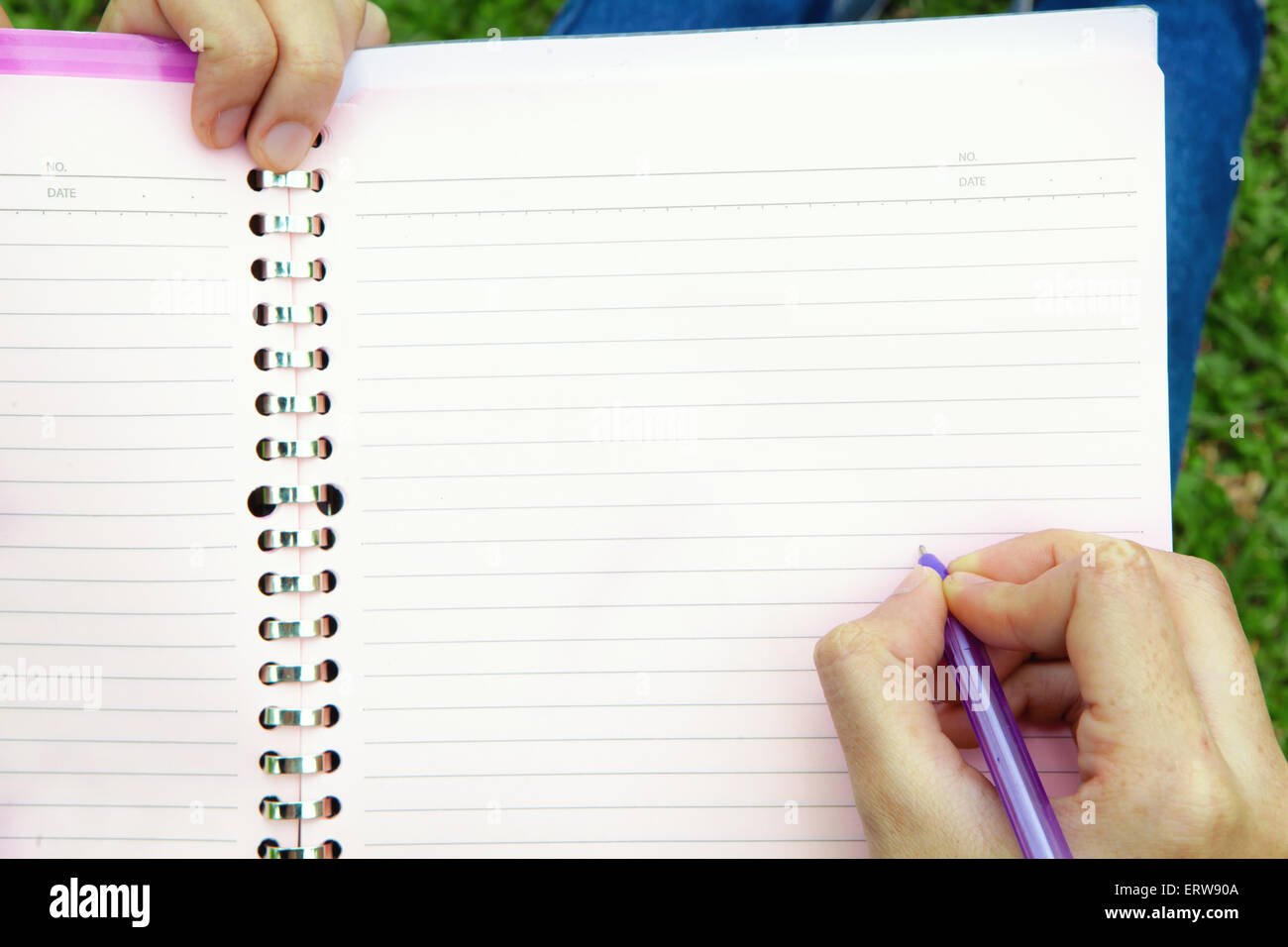 Empty hand hi-res stock photography and images - Alamy