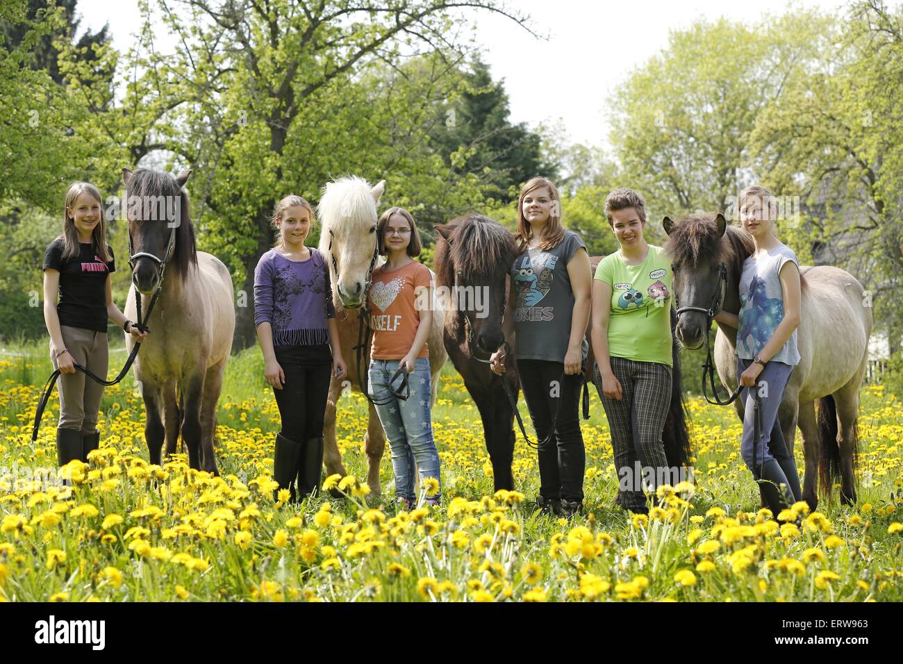 Pony girls hi-res stock photography and images - Alamy