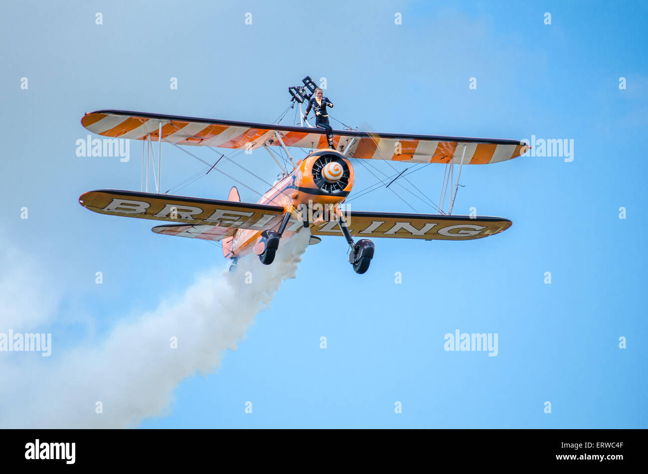 Wing walk plane hi-res stock photography and images - Alamy