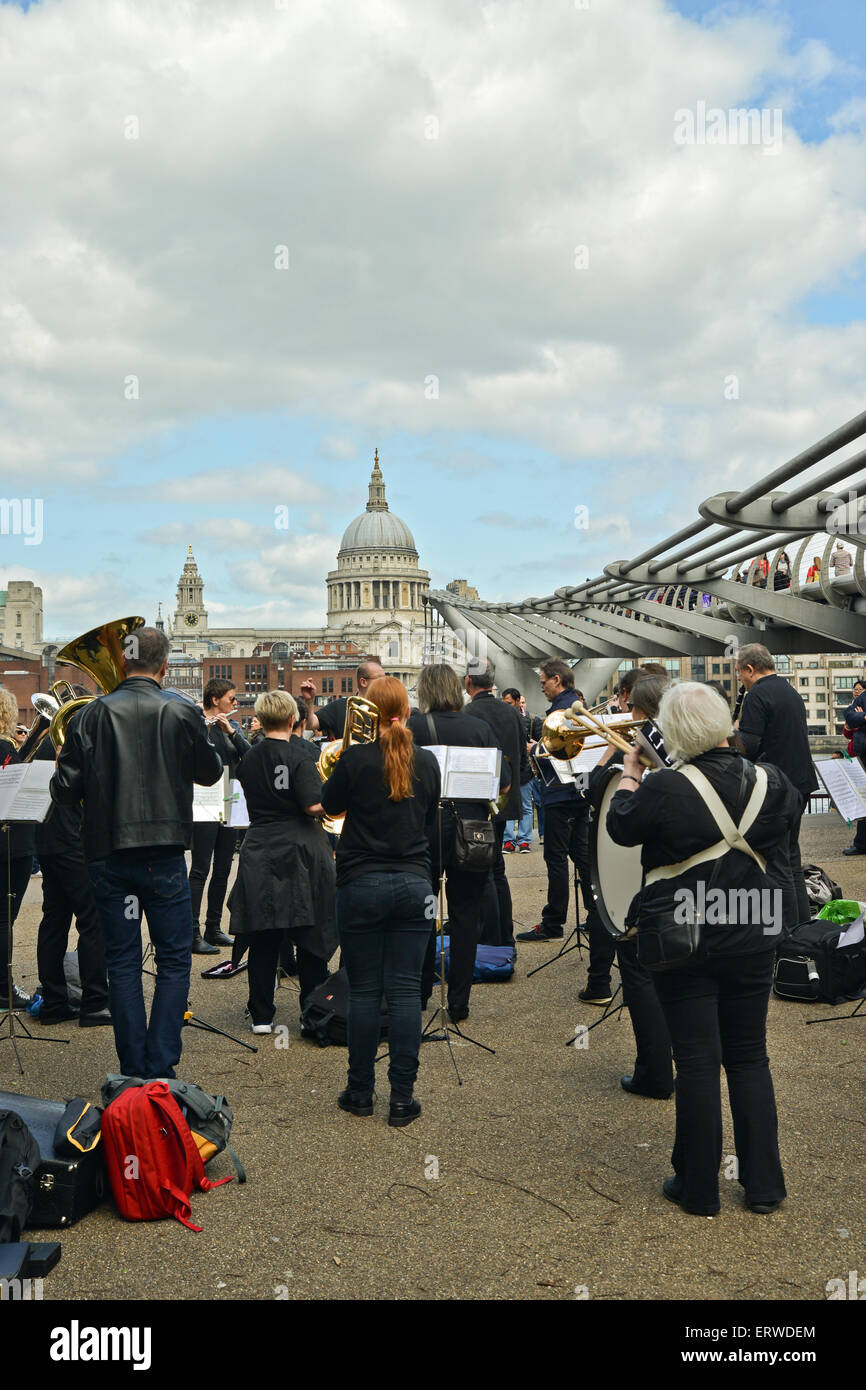 Images of musicians hi-res stock photography and images - Alamy