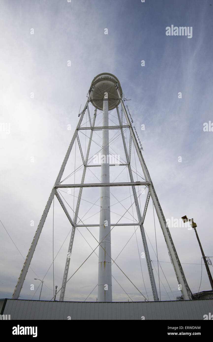 The tallest water tower in Texas is located in Shamrock on Main Street ...
