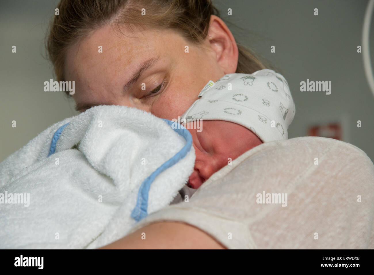 new born baby with mother Stock Photo - Alamy