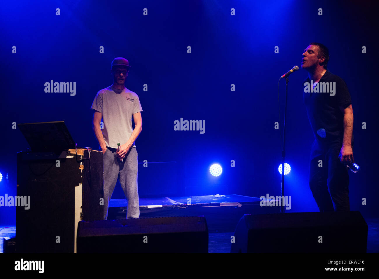 Musician andrew robert lindsay fearn hi-res stock photography and ...